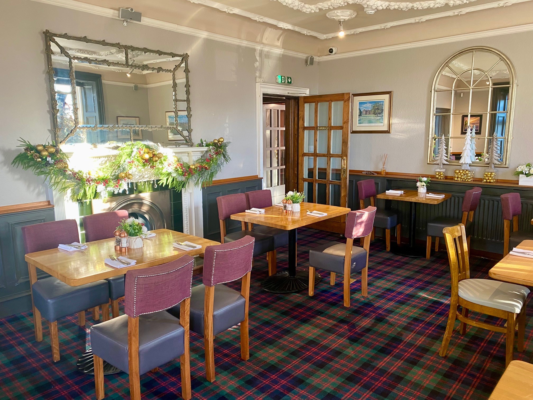 Restaurant & Bar | The Abbotsford Hotel